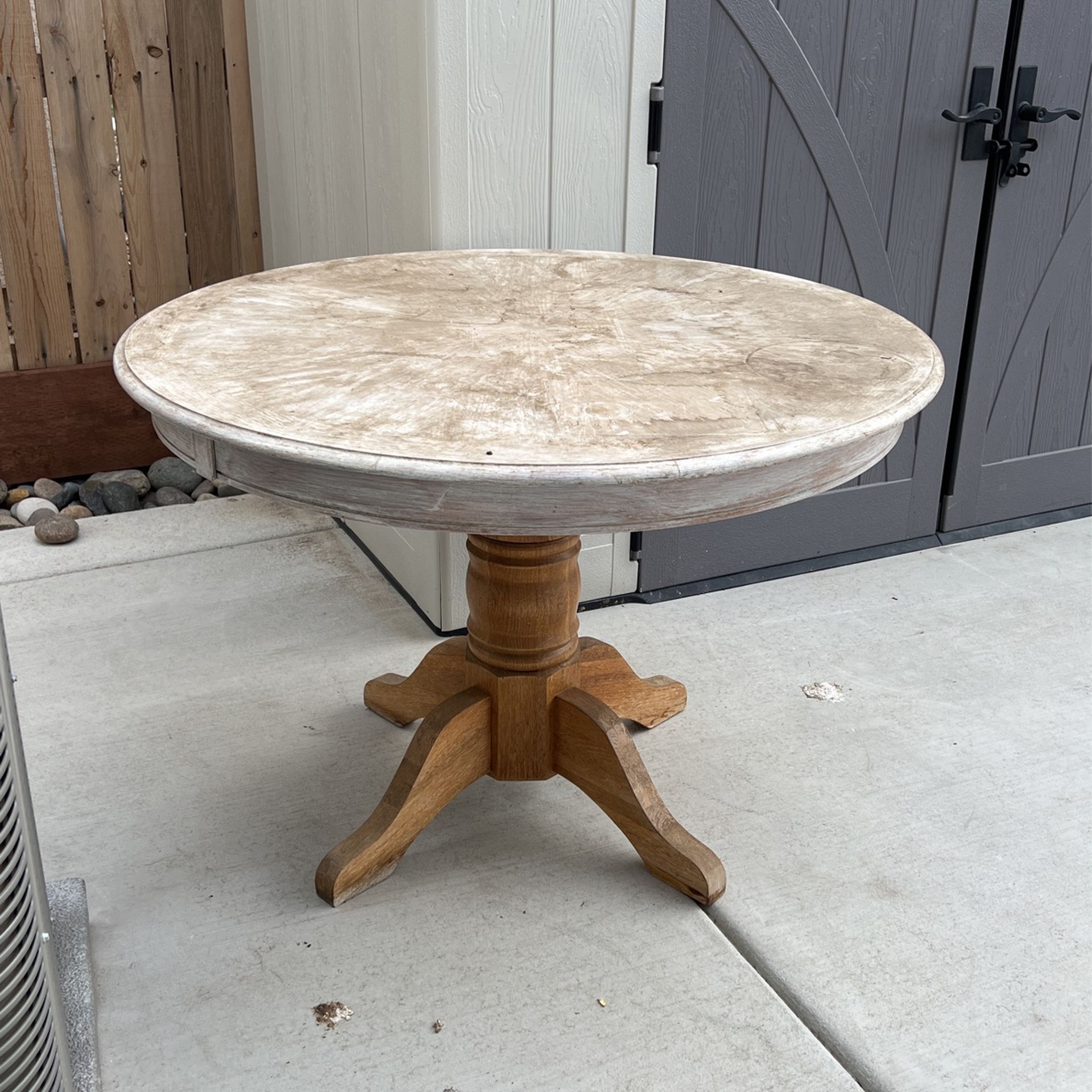 Round Table Modesto | Cabinets Matttroy