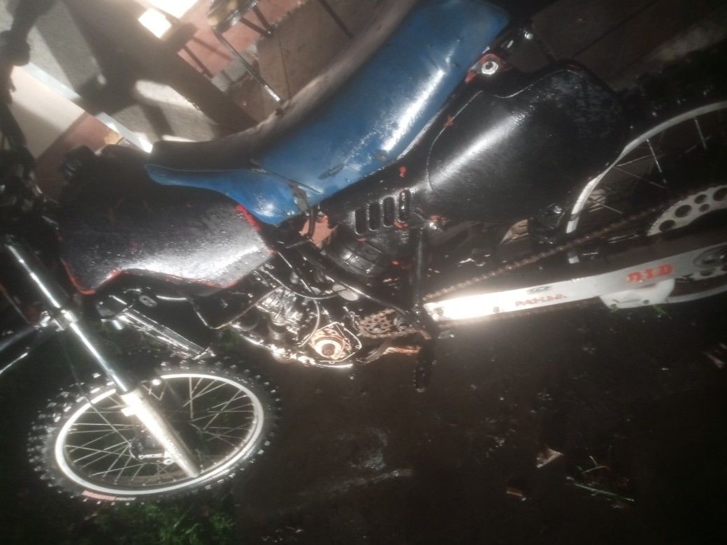 92 Honda CR125 2 Stroke 400$ for Sale in Sacramento, CA - OfferUp