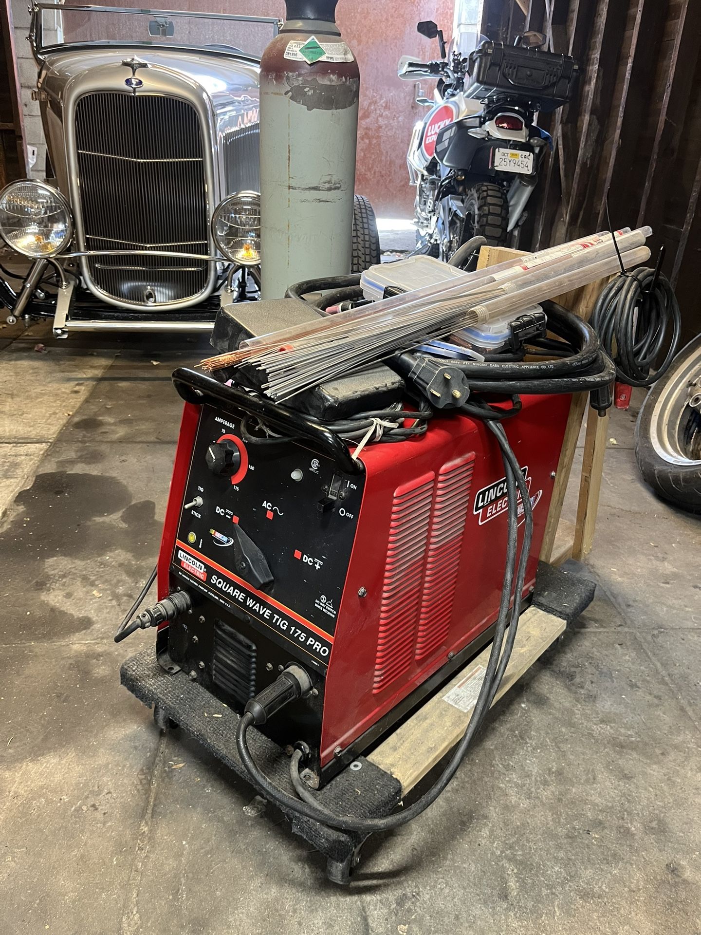 Lincoln Square Wave 175 Pro for Sale in Los Angeles, CA - OfferUp