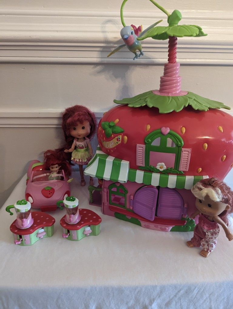 Strawberry Shortcake Doll House Cafe