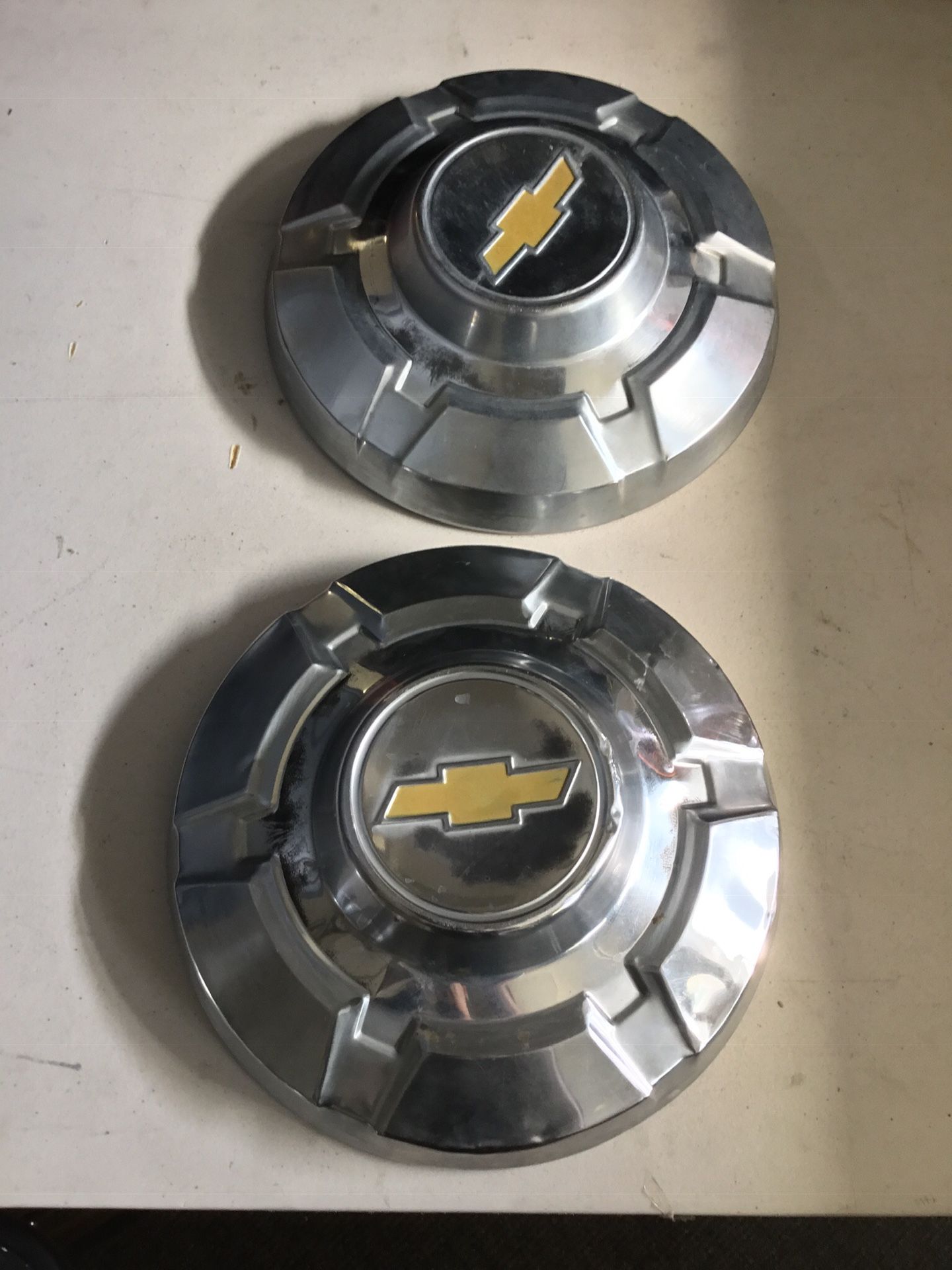 Chevy Truck hub caps 8 lug 12” hub caps for Sale in Murrieta, CA - OfferUp