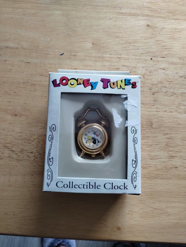 (Collectible Clock) for Sale in East Troy, WI - OfferUp