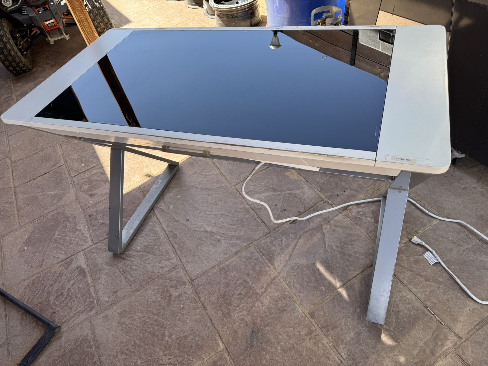 Nice desk for Sale in El Paso, TX - OfferUp