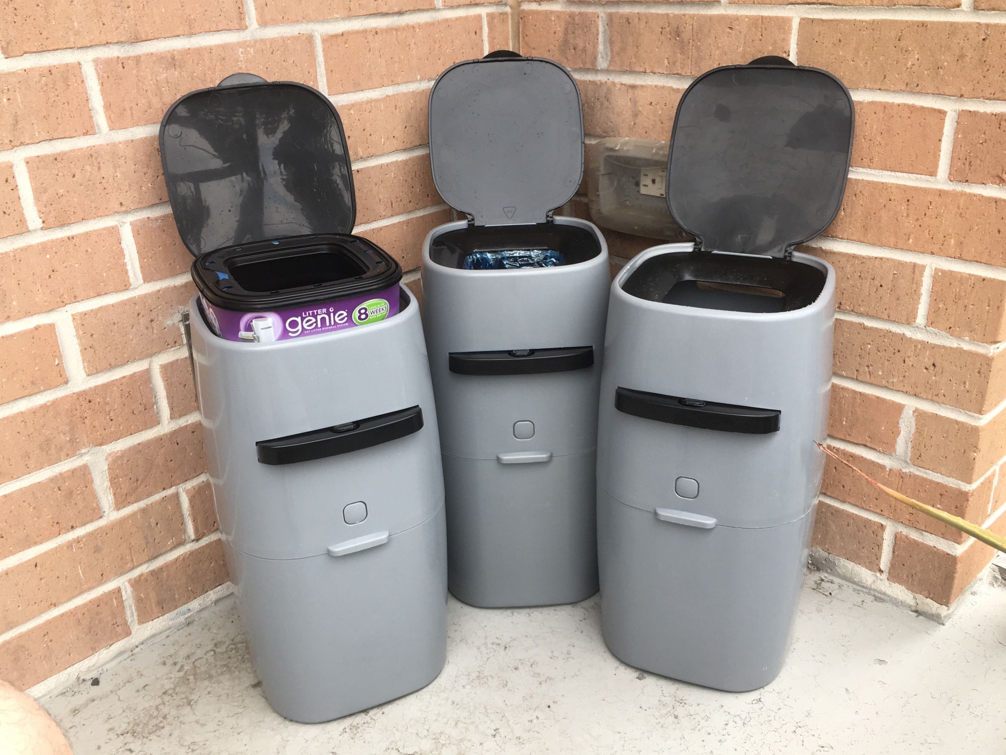 $30 Litter Genie Standard Pail Bundle for Sale in Houston, TX - OfferUp