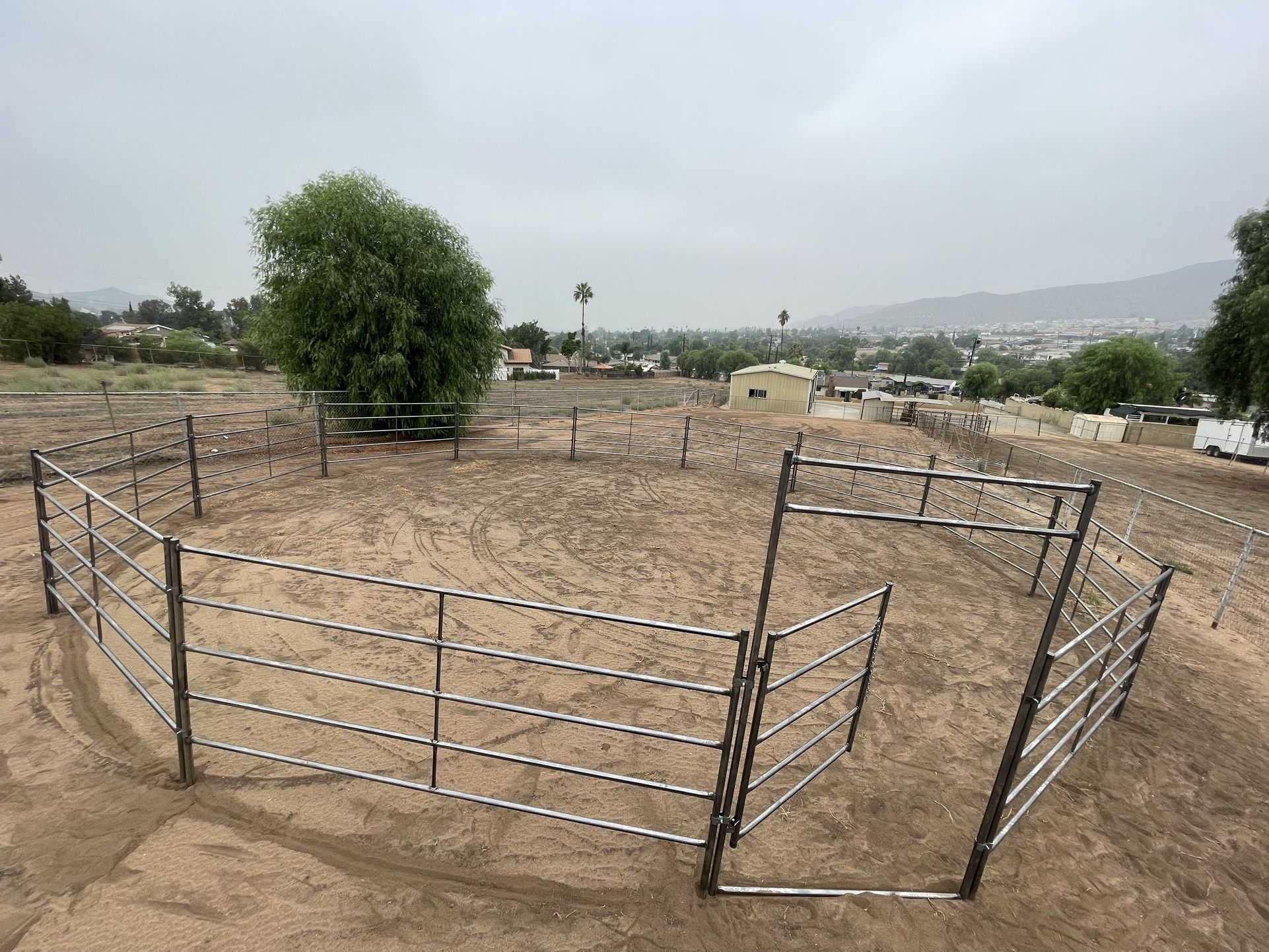 10ft Pipe Corral Panels - 14 Gauge - 1-5/8” - New for Sale in Roseville ...