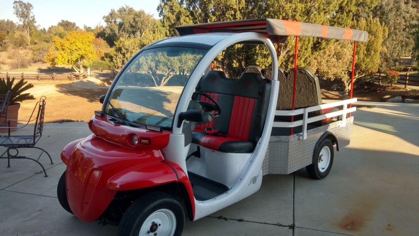 2001 5 Seat GEM E825 Electric Vehicle for Sale in Riverside, CA - OfferUp