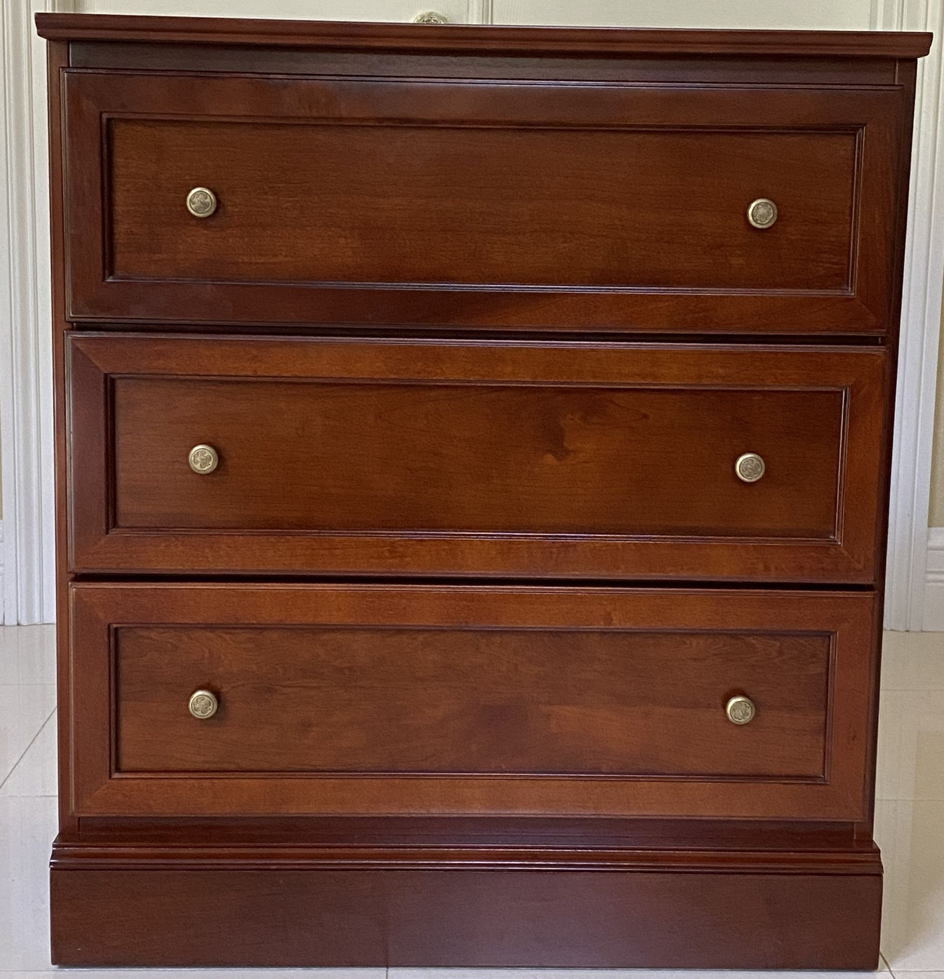 DRESSER – THREE (3) DRAWERS BOMBAY COMPANY INC. THREE (3) DRAWER ...