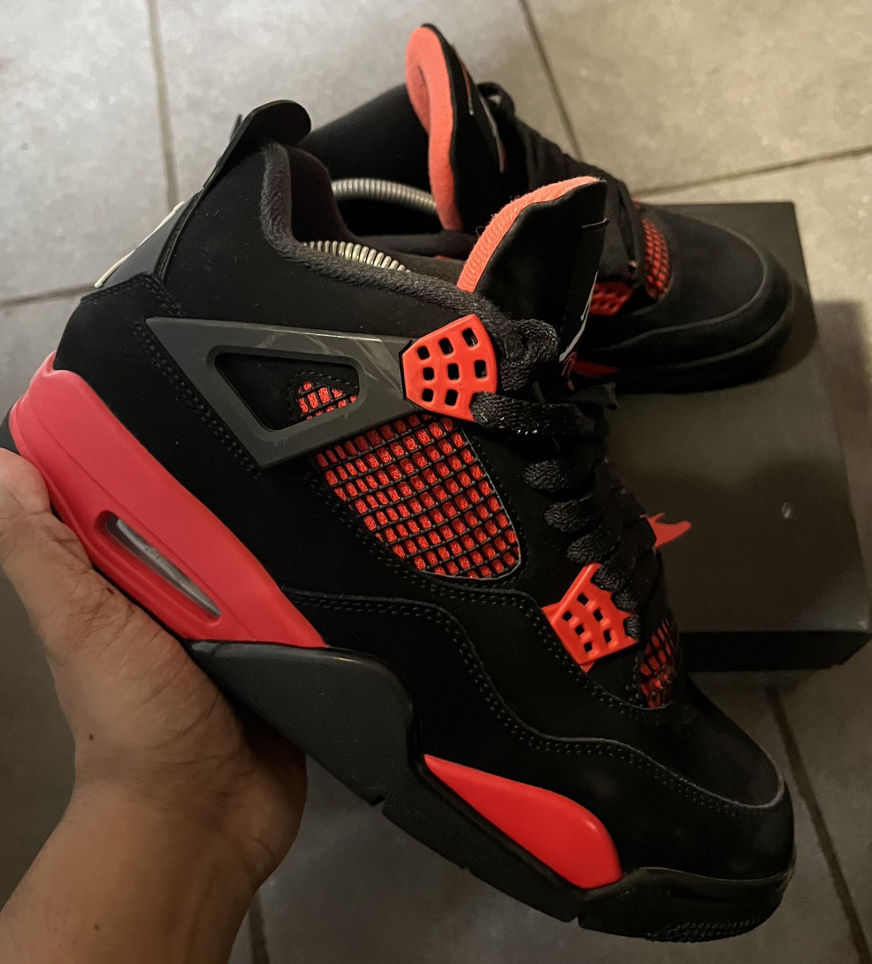 Jordan 4s Thunder for Sale in Queens, NY - OfferUp