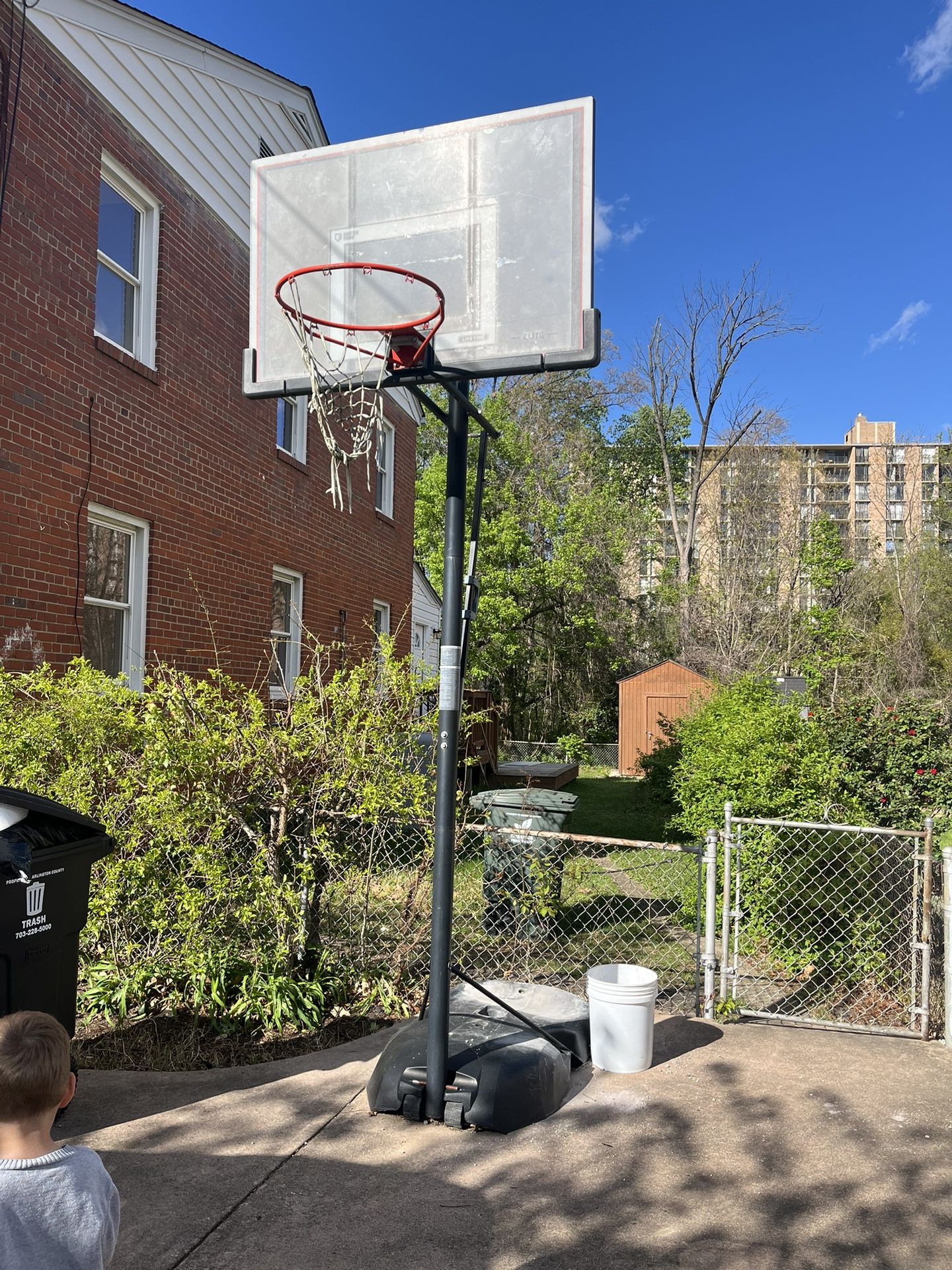 Free Basketball Hoop! for Sale in Arlington, VA - OfferUp