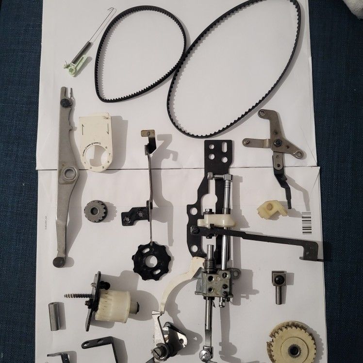 Singer Sewing Machine Parts for Sale in Huntington Park, CA - OfferUp