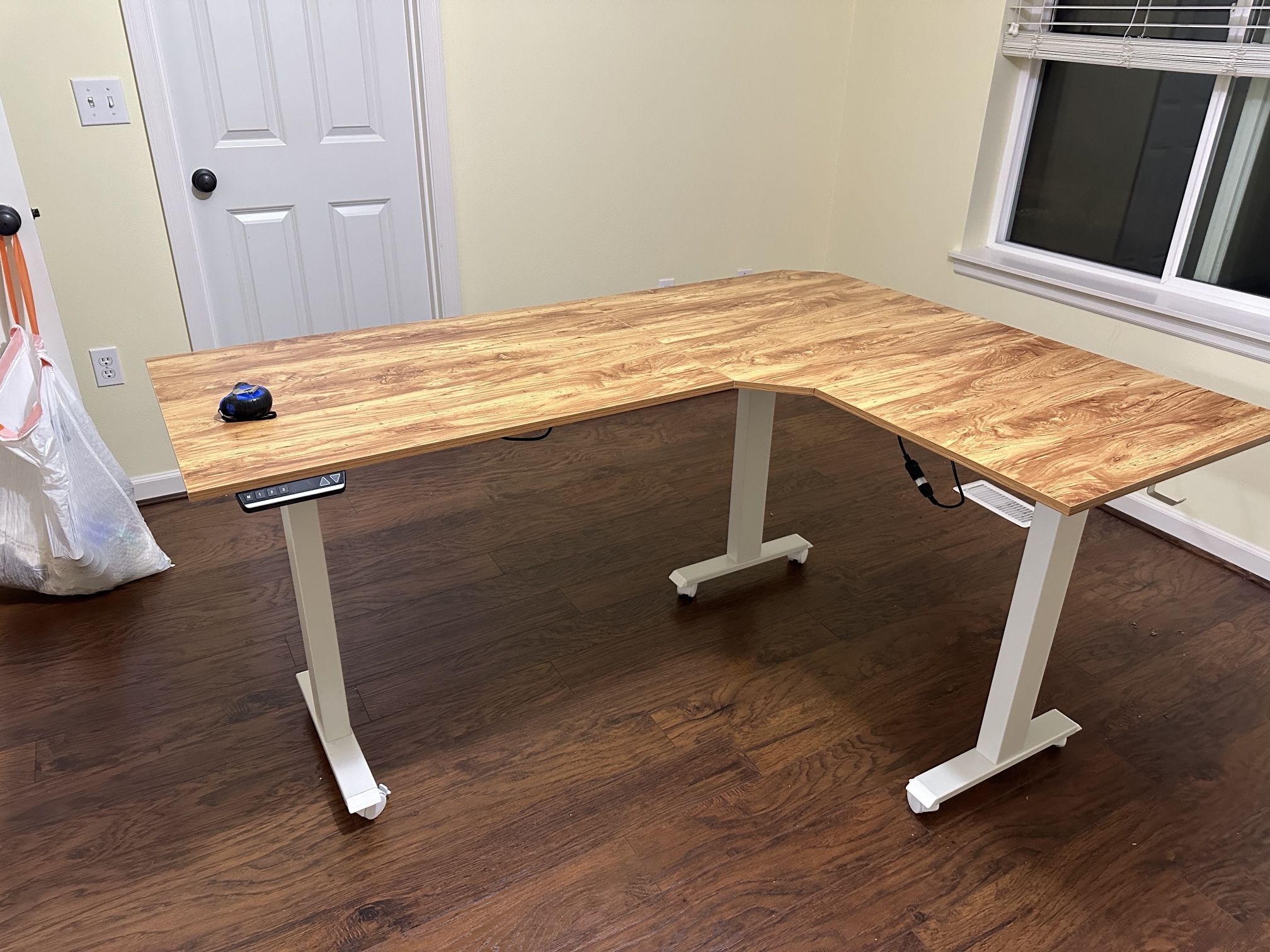 Sit And Stand Corner Desk for Sale in Seattle, WA - OfferUp