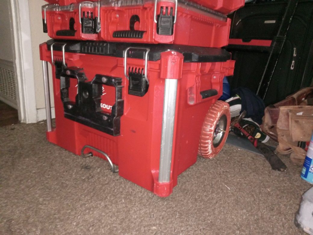 Milwuakee Modified Packout Rolling Box for Sale in Riverside, CA - OfferUp