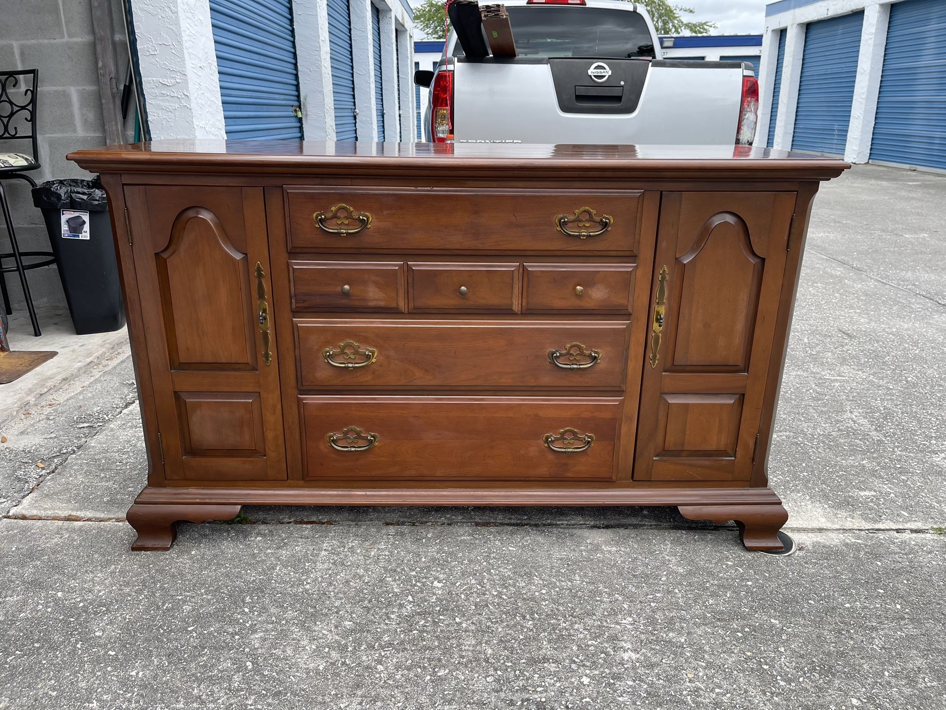 Vintage Drexel Heritage Maple 4 Drawer 2 Door Buffet for Sale in ...