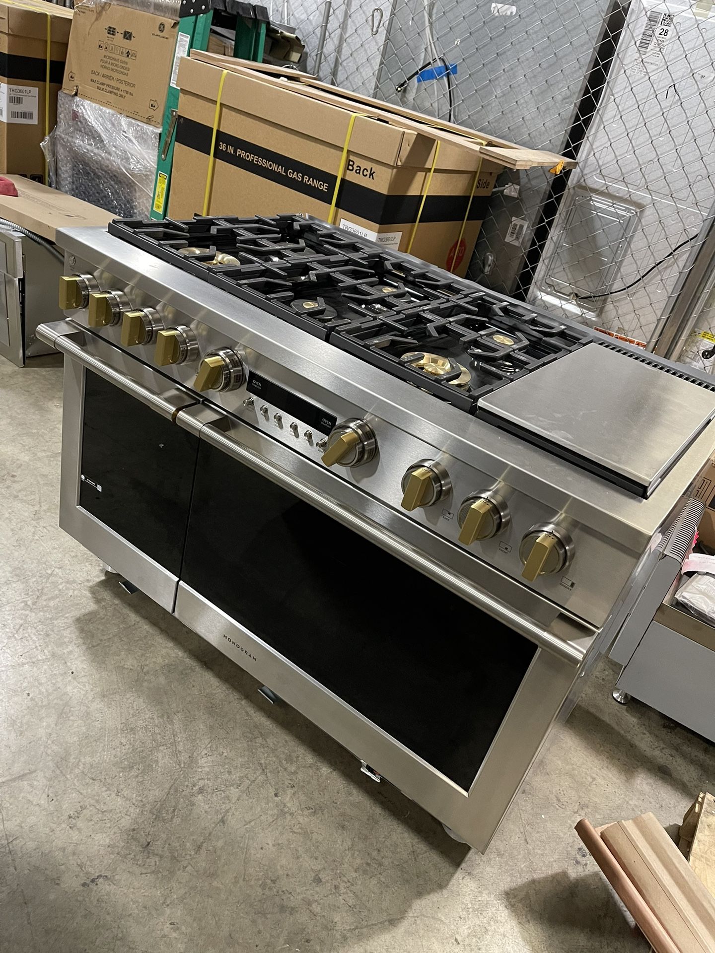 Monogram 48’ Dual Fuel Stove for Sale in Los Angeles, CA - OfferUp