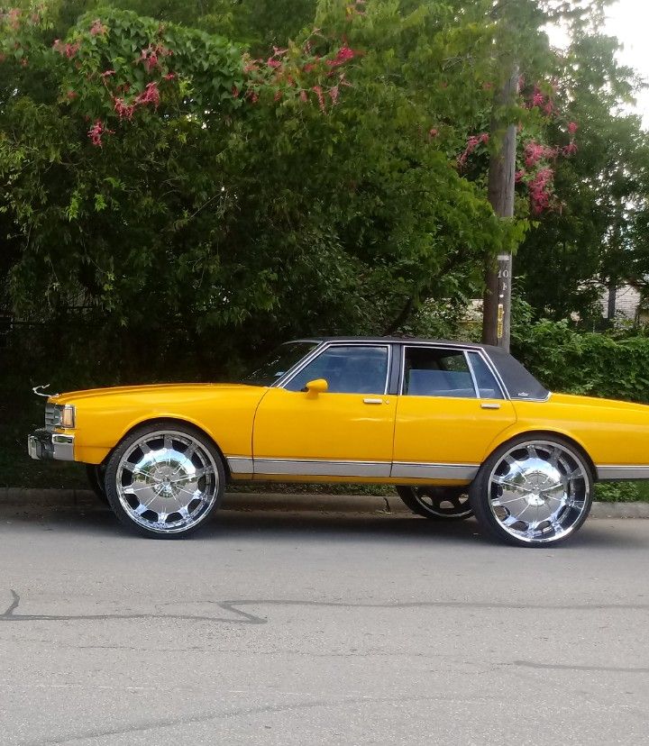 Box Chevy Caprice On 30s