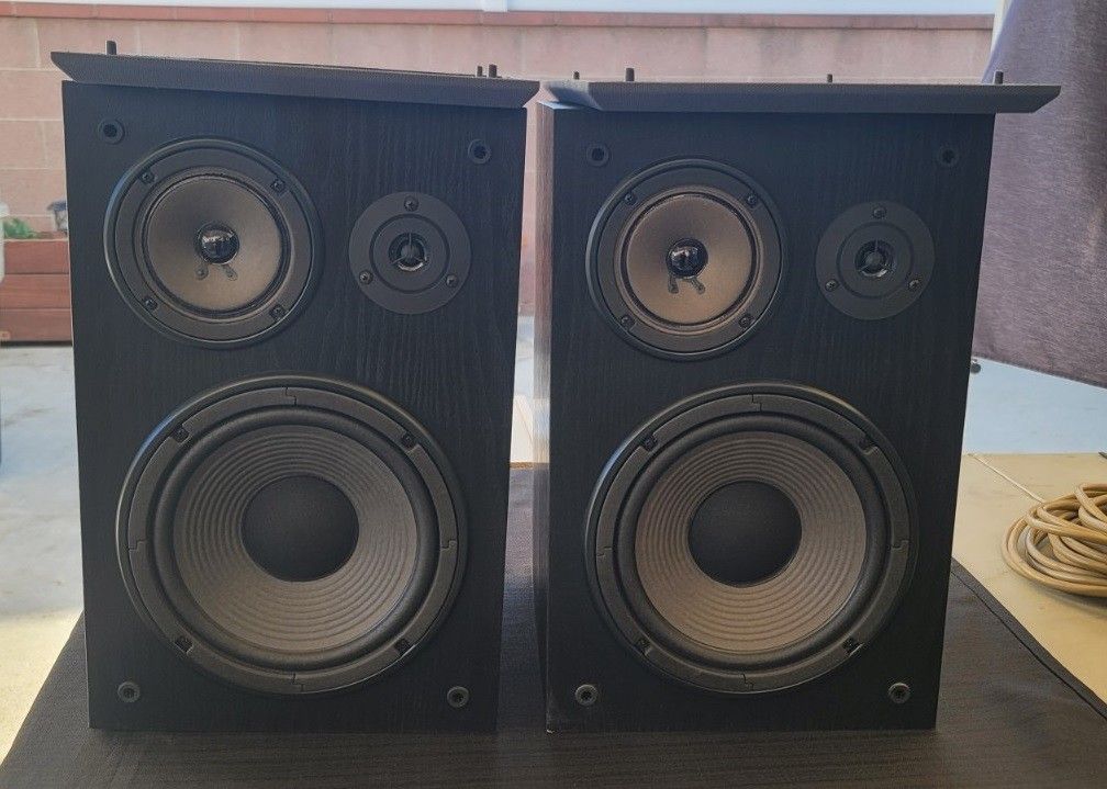 (2) YAMAHA NS-A 635A BOOKSHELF SPEAKERS for Sale in Norwalk, CA - OfferUp