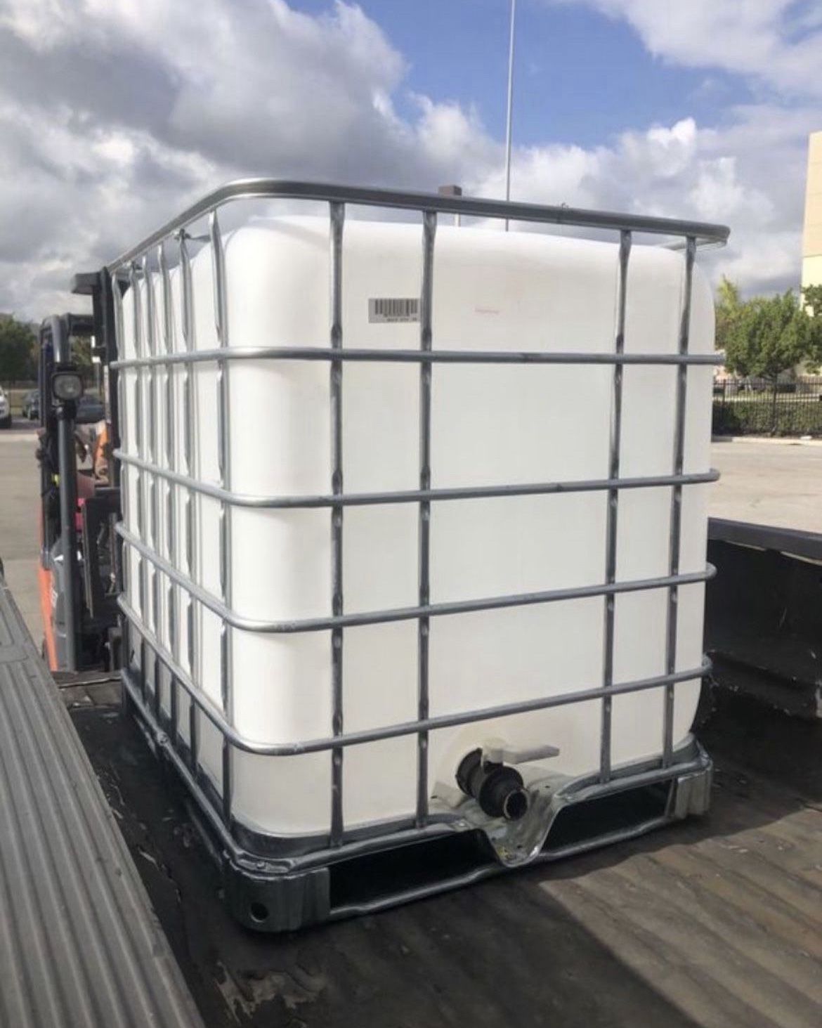 275 gallons water tank, ibc totes , water Tank for carwash for Sale in ...