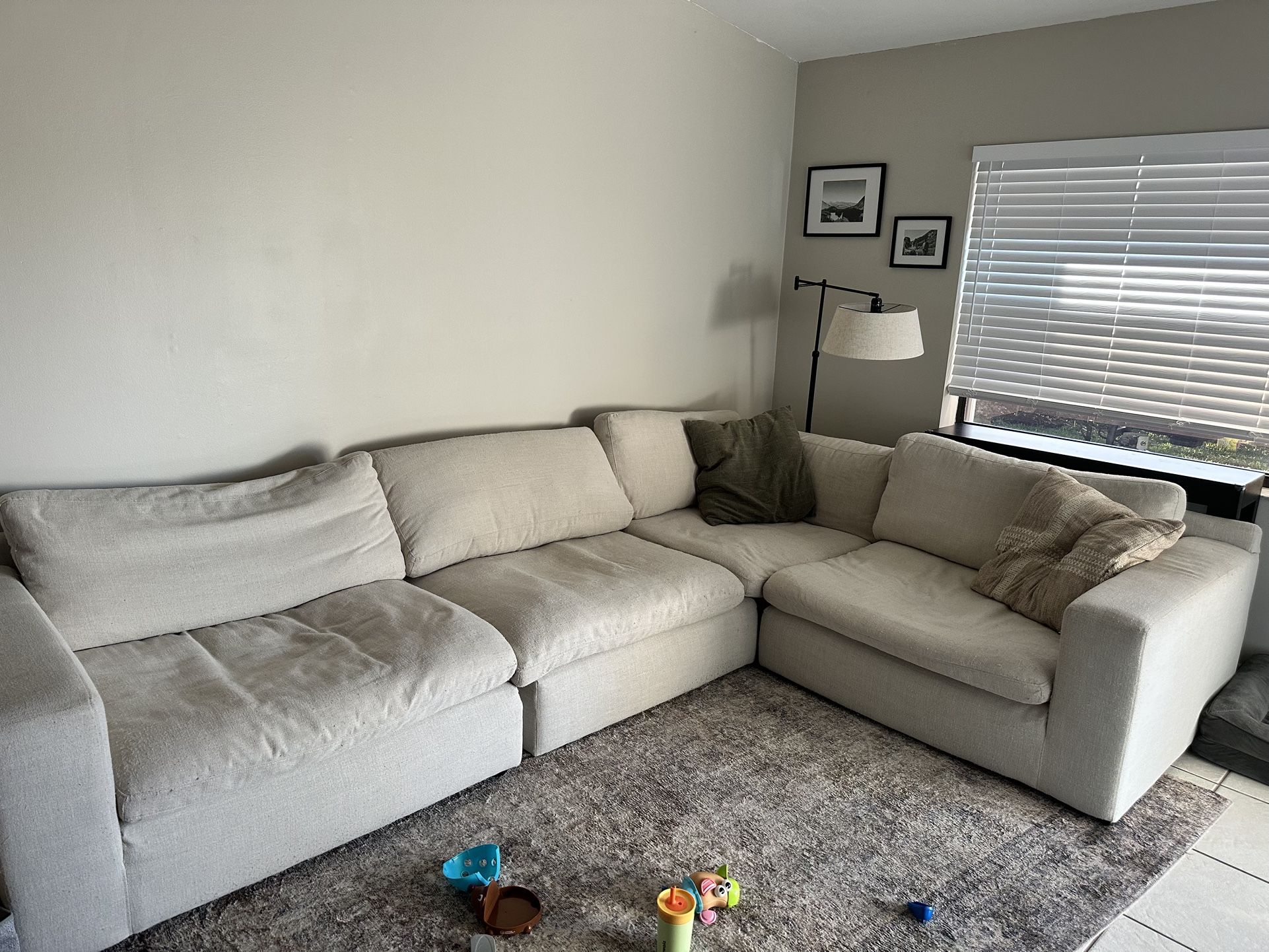 Elyza Linen Modular Sectional for Sale in Fort Lauderdale, FL - OfferUp