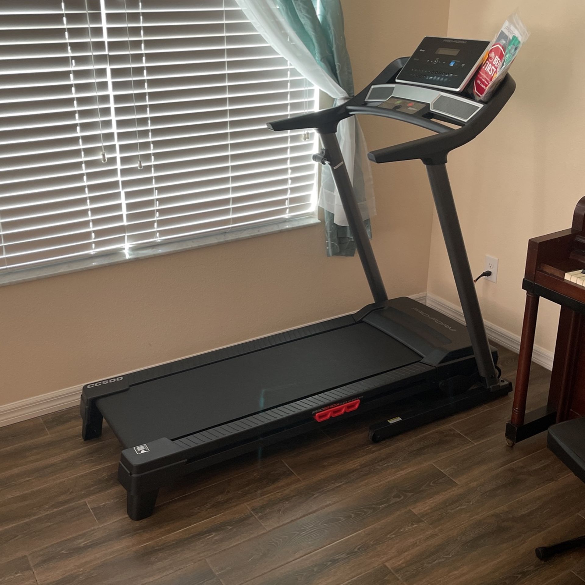 ProForm Cadence Compact 500 Folding Treadmill, Compatible With IFIT ...