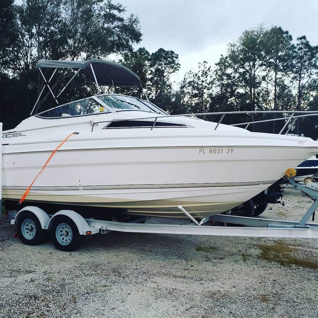 Wellcraft cabin cruiser excel 23SE 25.5FT for Sale in Eustis, FL - OfferUp