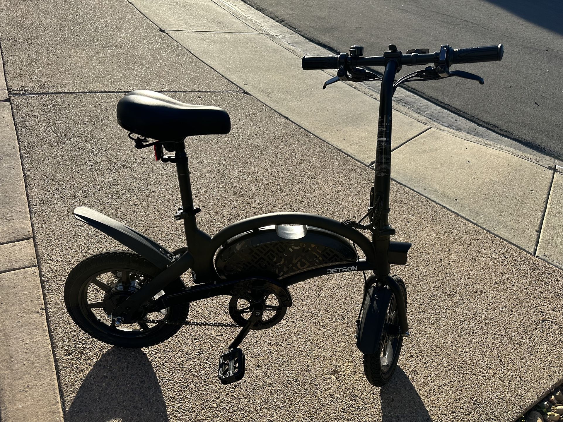 Jetson Bolt Foldable E-bike w/ Pedal Assist for Sale in San Diego, CA ...