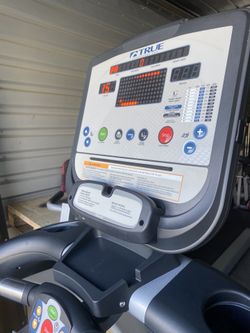 True Fitness C400 Commercial Treadmill w/ Emerge Console for Sale in ...