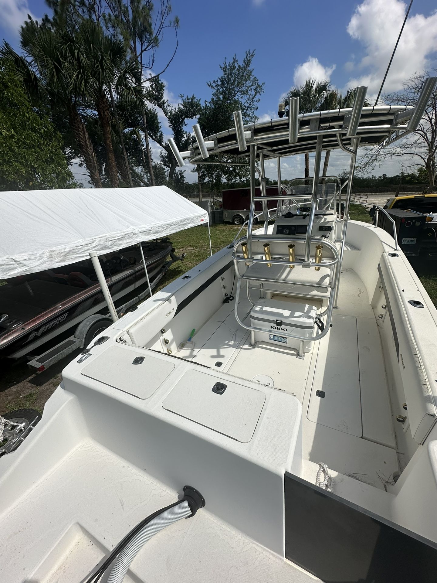 2000 24ft Angler for Sale in Vlg Wellingtn, FL - OfferUp