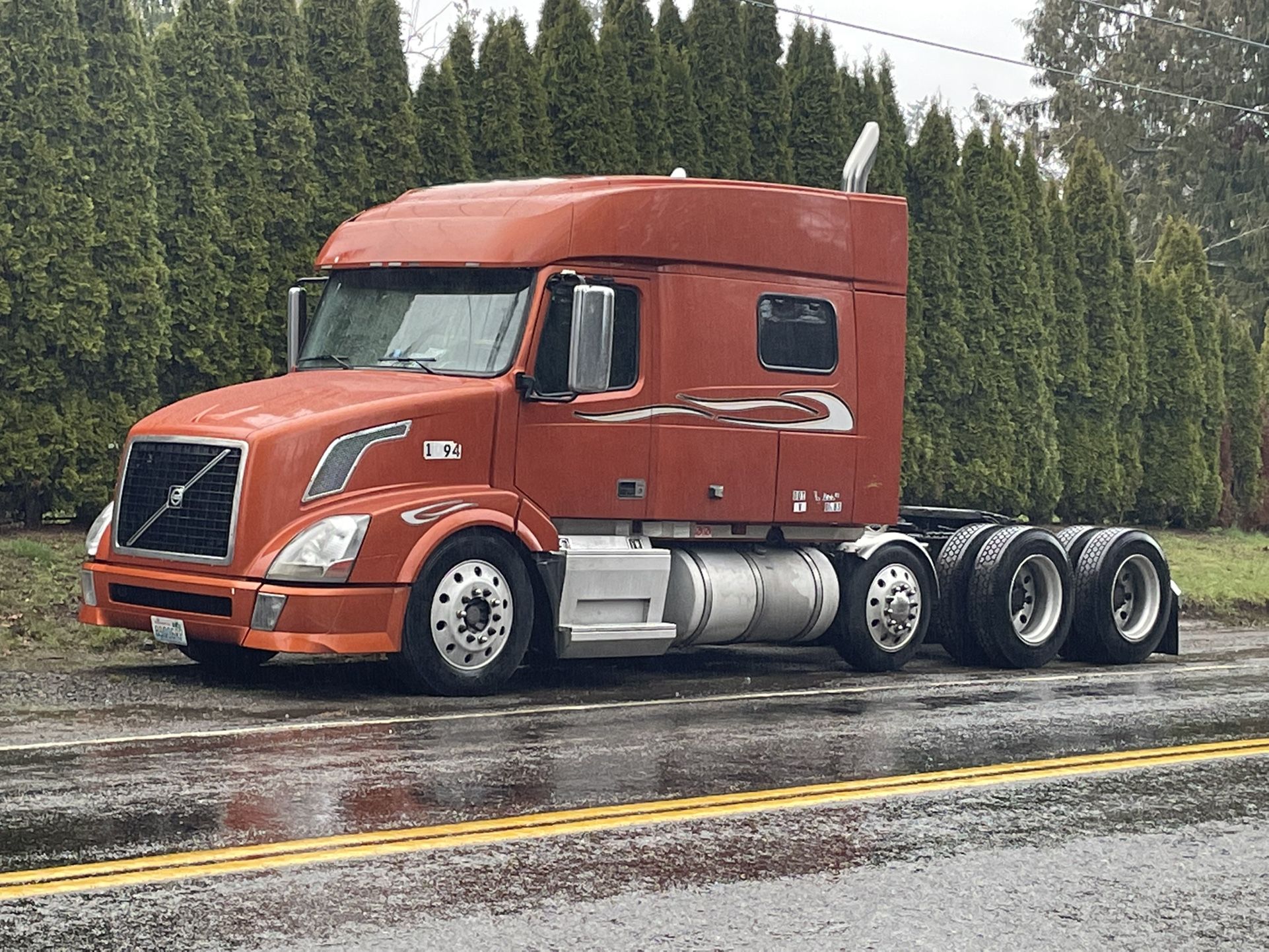 2009 Volvo VNL for Sale in Gig Harbor, WA - OfferUp