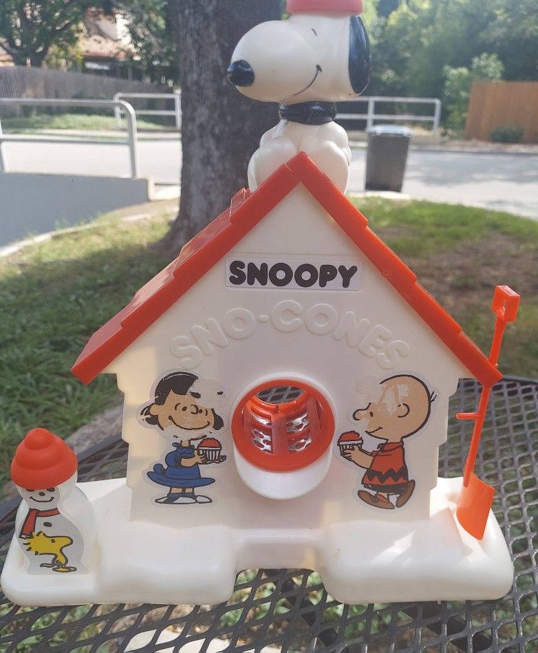 Snoopy Snocone Machine for Sale in San Antonio, TX - OfferUp
