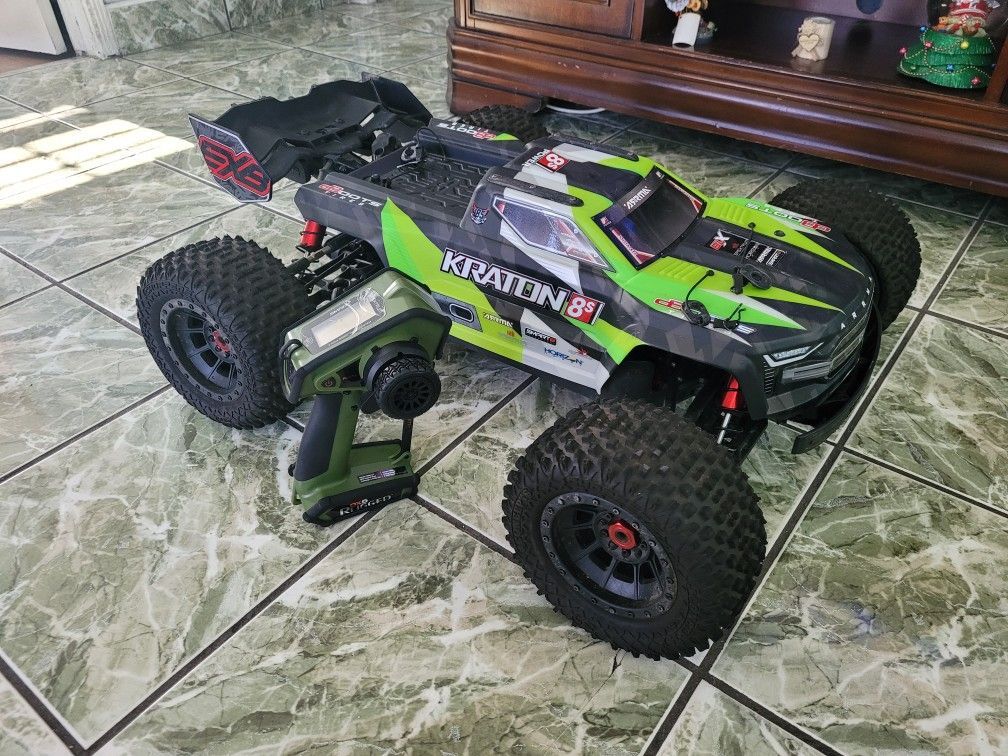 Arrma Kraton Exb 8s 5th Scale Rc for Sale in Compton, CA - OfferUp