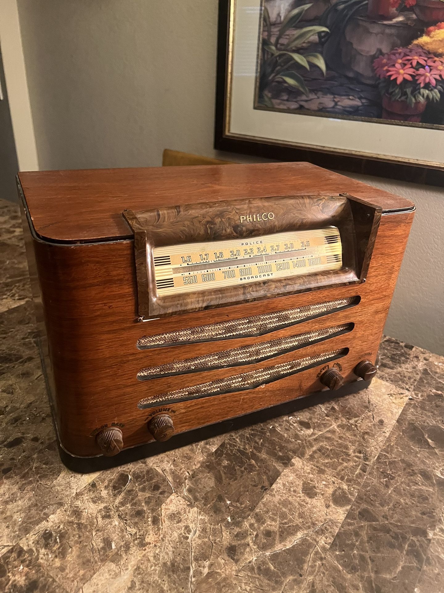 Vintage Philco Table Radio, 6 Tubes, Wood Cabinet, Made In USA, for ...