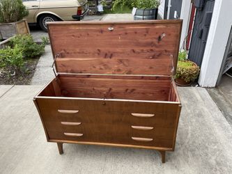 Cavalier Mid Century Modern Hope Chest for Sale in Seattle, WA - OfferUp