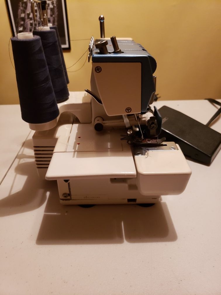 LIKE NEW SINGER 14U12 Professional Serger 4 u12 2-3-Thread Sewing ...