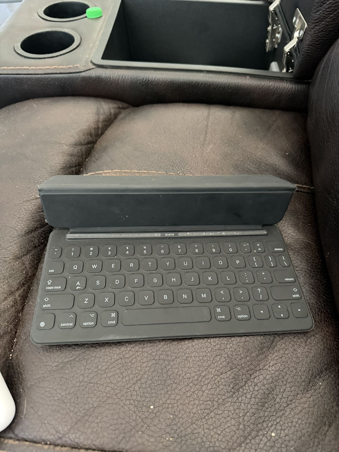 Apple Smart Keyboard 10.2 for Sale in Jurupa Valley, CA - OfferUp