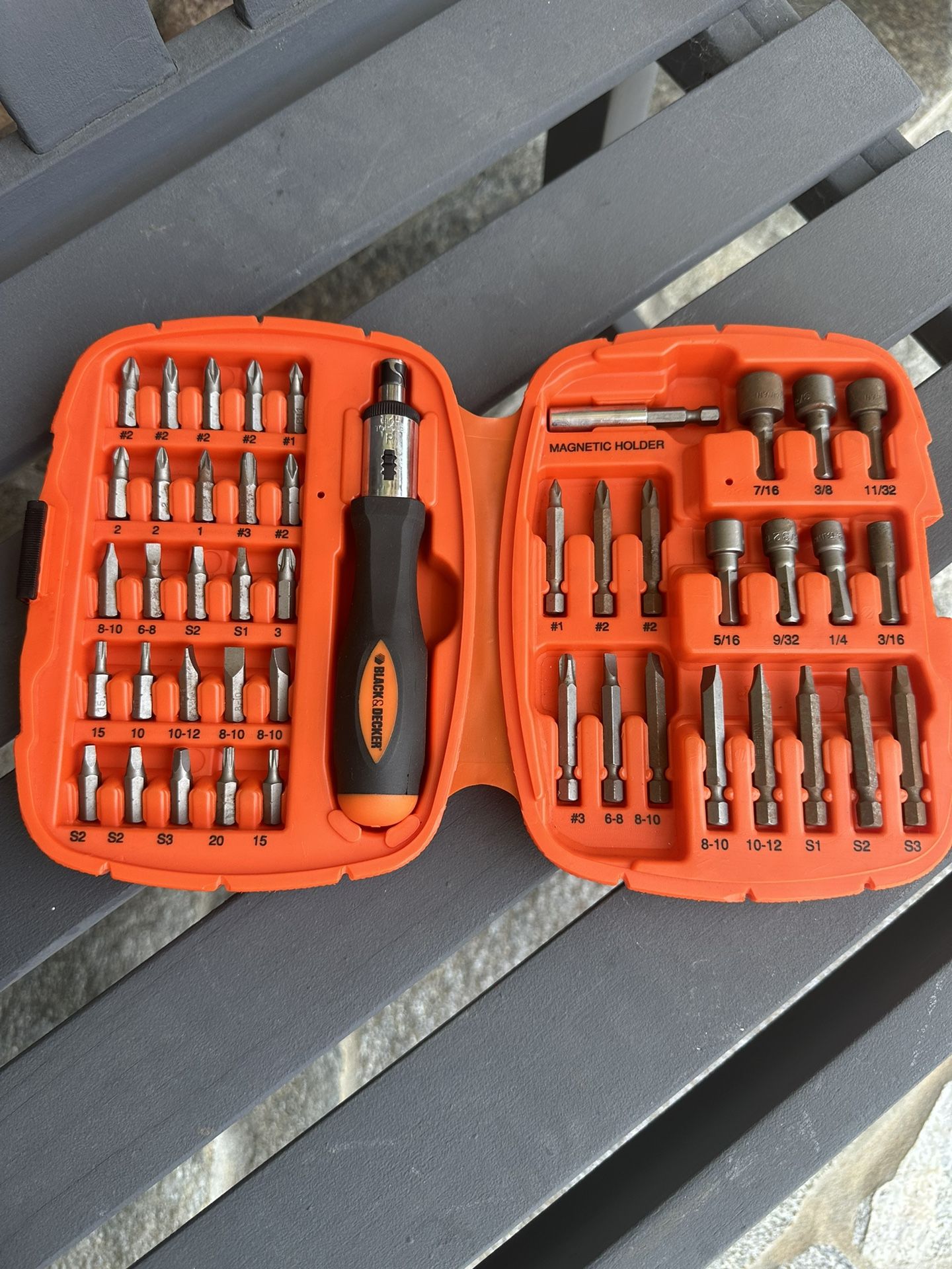 Black And Decker Screwdriver Bit Set for Sale in Long Beach, CA - OfferUp