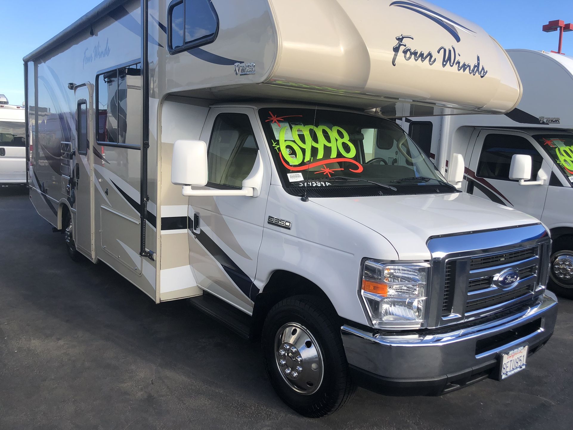 2018 26B Fourwinds - 26ft Class C Motorhome With Rear Slide Out for ...