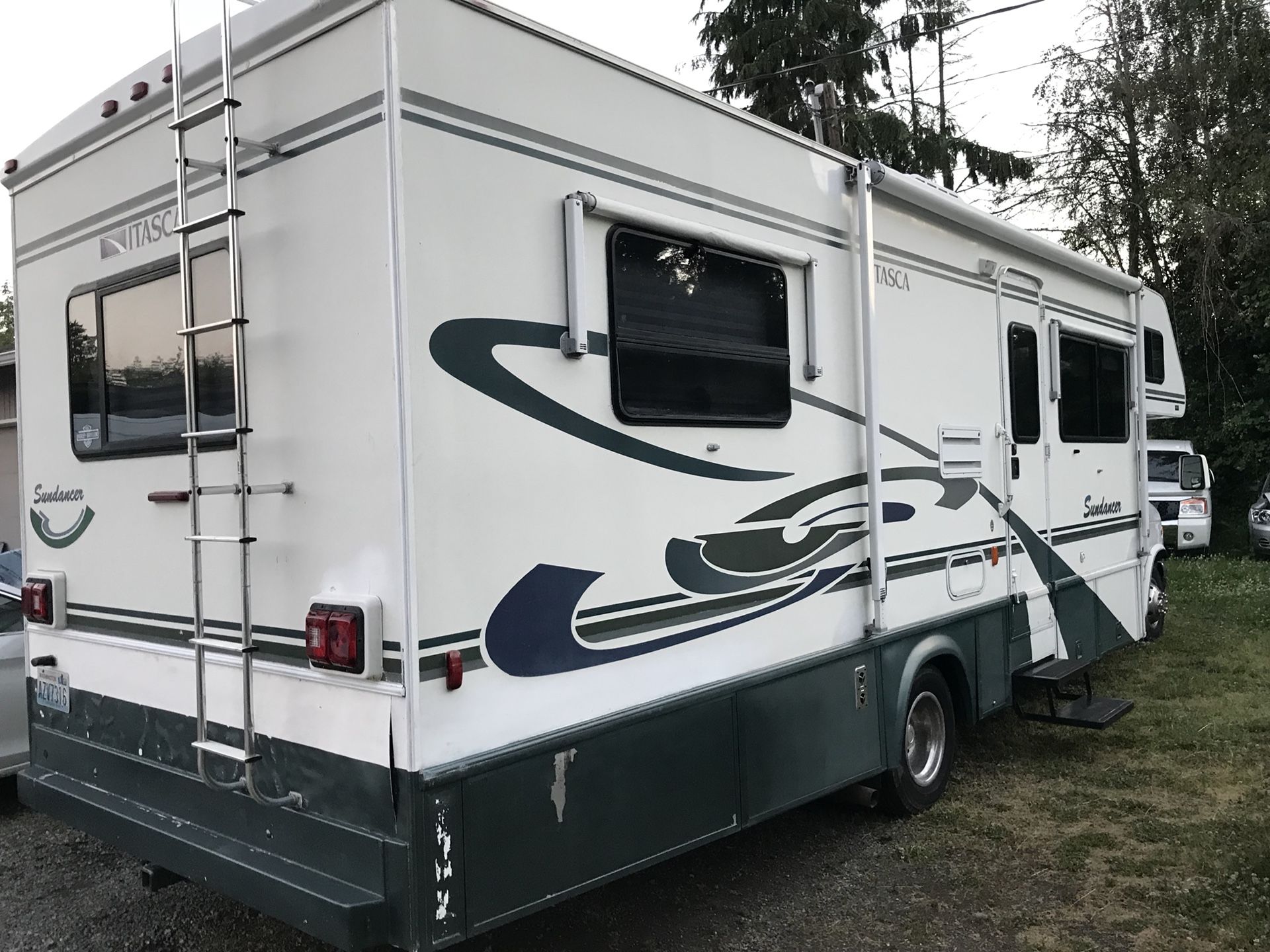2000 Ford E450 Sundancer Motorhome v10 gasoline . Low 27,000 miles ...