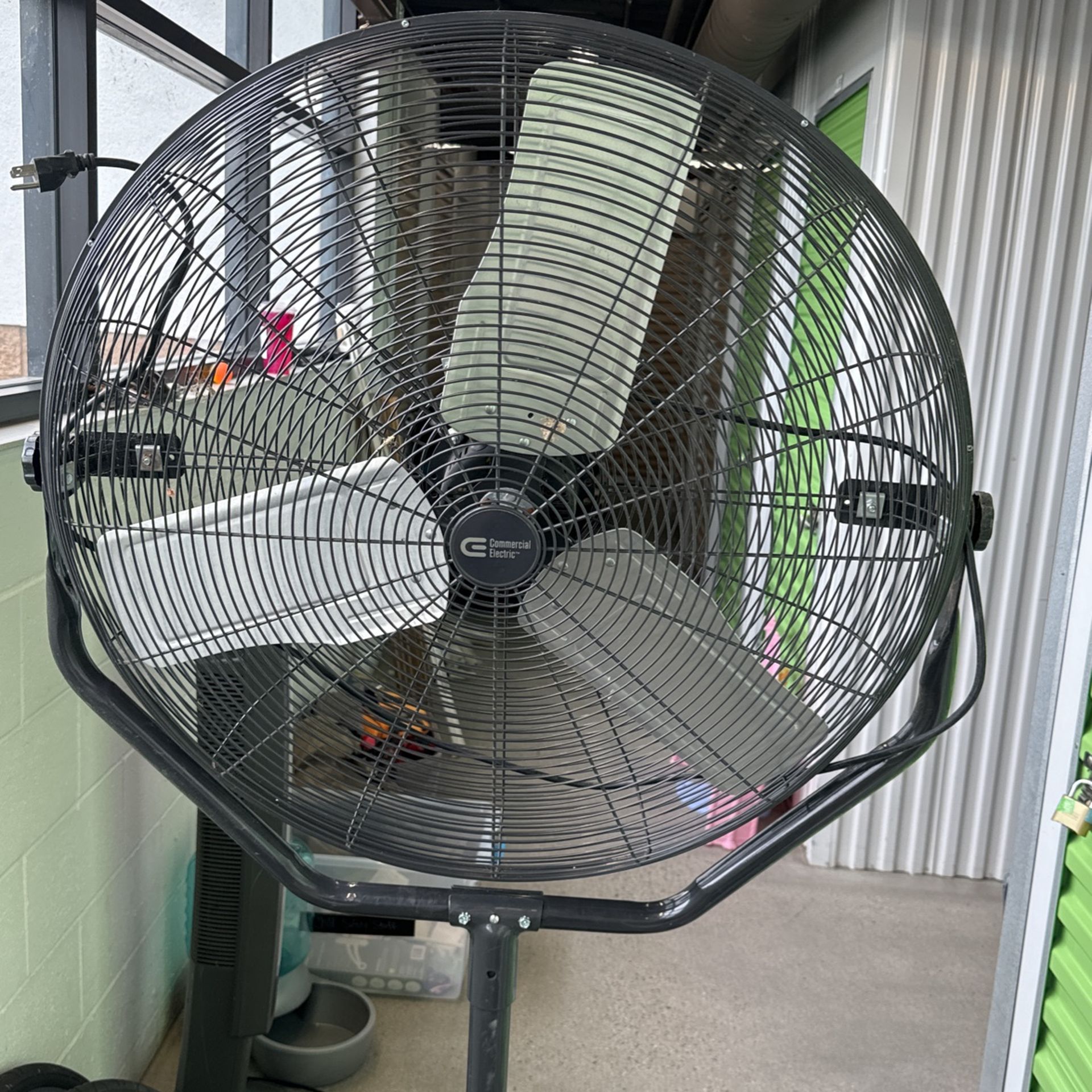 Large Fan for Sale in Anaheim, CA - OfferUp