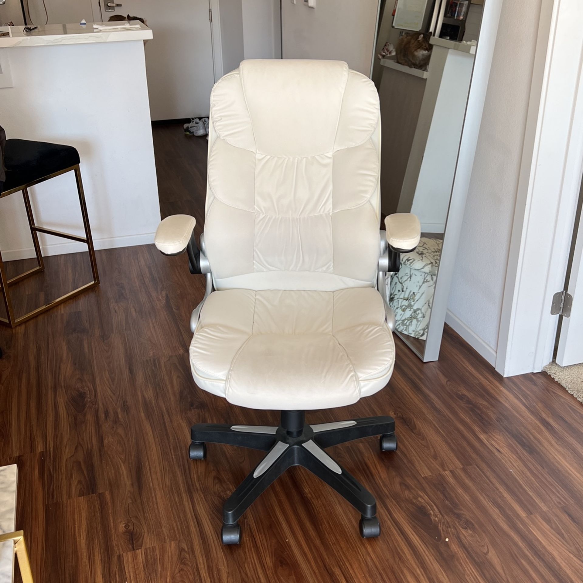 2 Matching Desk Chairs Good Condition for Sale in San Diego, CA - OfferUp