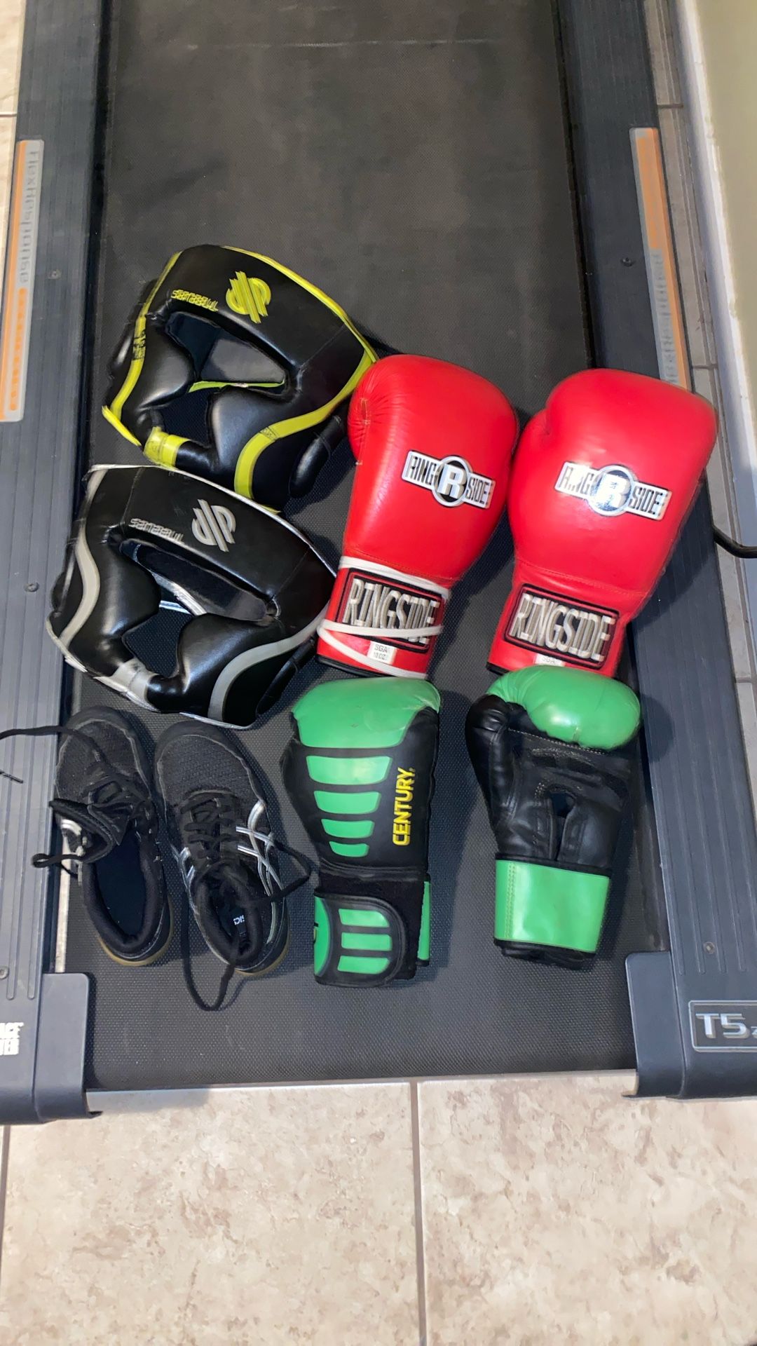 Lot Of Boxing Gear Childrens for Sale in Shafter, CA - OfferUp