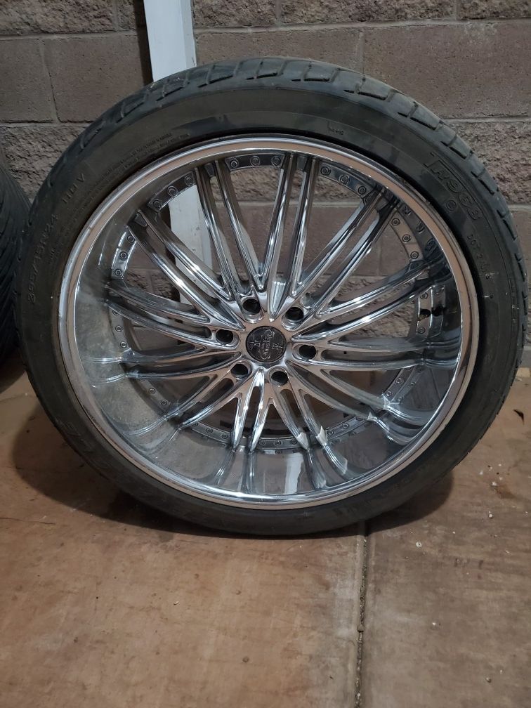 24 inch Chrome wheels. Excellent condition for Sale in Phoenix, AZ ...