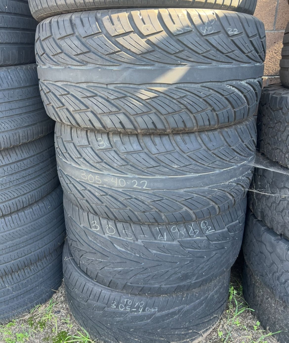 4x Used Tires Toyo 305/40/22 for Sale in West Covina, CA - OfferUp