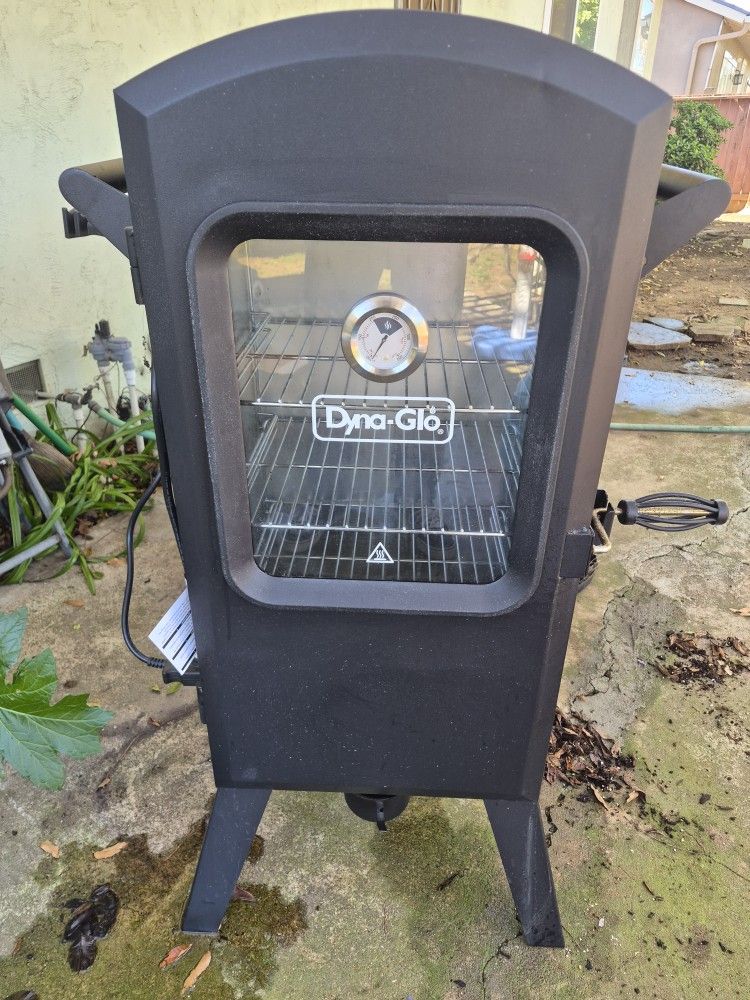 Dyna Glo Electric Smoker for Sale in San Diego, CA - OfferUp