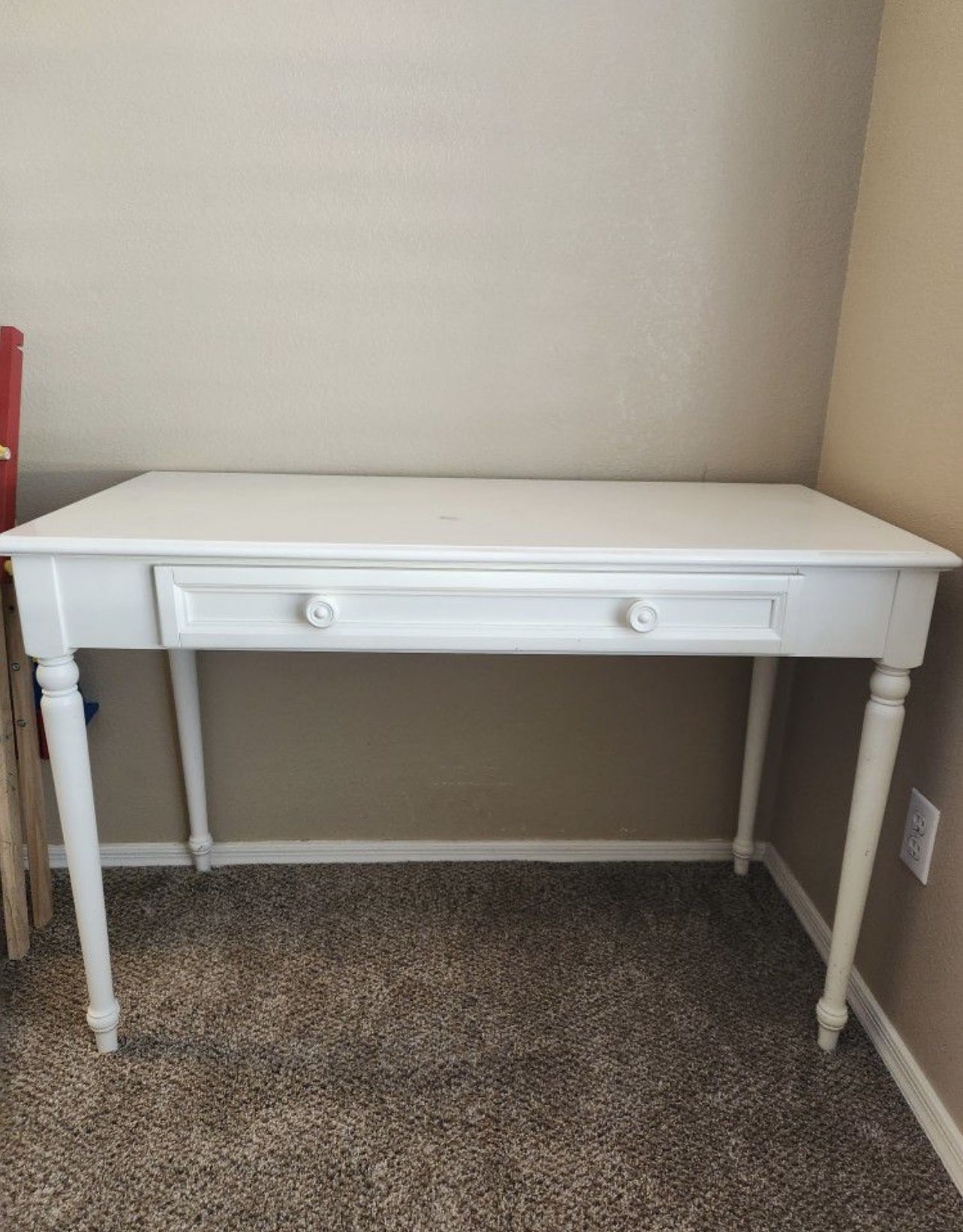 White/Ivory Desk for Sale in Tempe, AZ - OfferUp