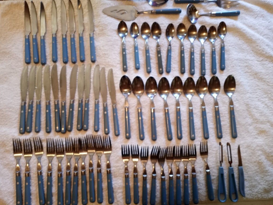 Washington Forge Vintage "Mardi Gras" Flatware Sky Blue 67 Pieces for ...