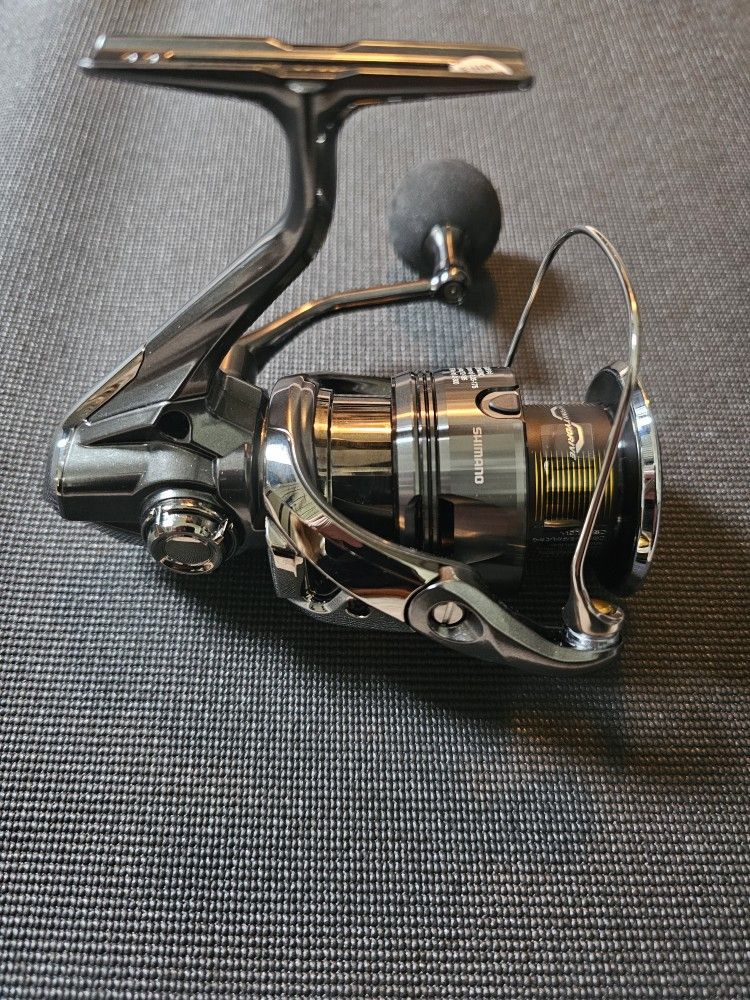 Shimano Twinpower TPC5000XGFE Spinning Reel for Sale in Corona, CA - OfferUp
