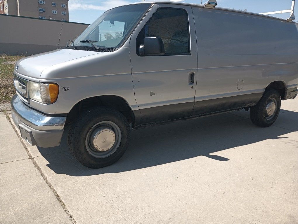 2002 Ford E250 Econoline Cargo Van 143.000 Miles Very Good Condition for Sale in Bensenville, IL ...