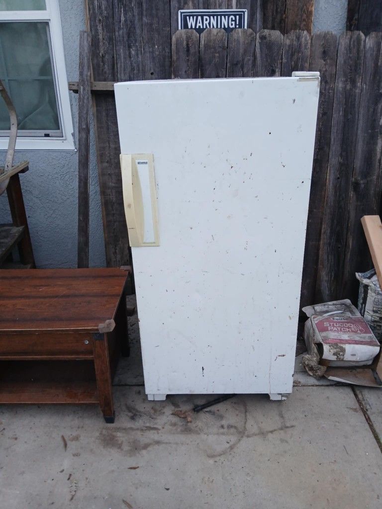Kenmore Stand Up Deep Freezer for Sale in Sanger, CA - OfferUp