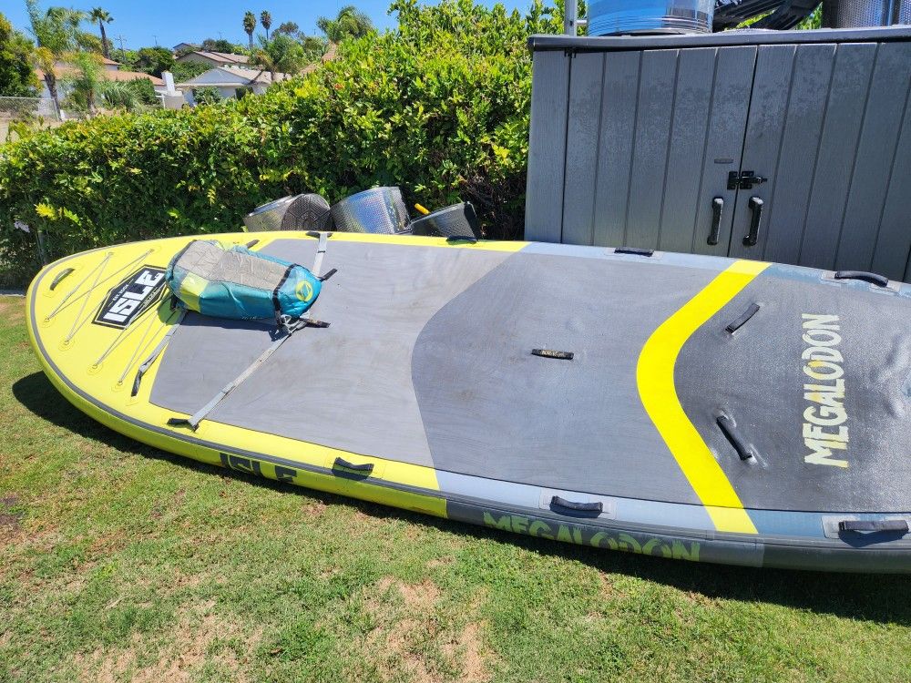 15 FT SUP. MEGLADON ISLE. Stand Up Board PRiCED .sold NEW $1200 ...