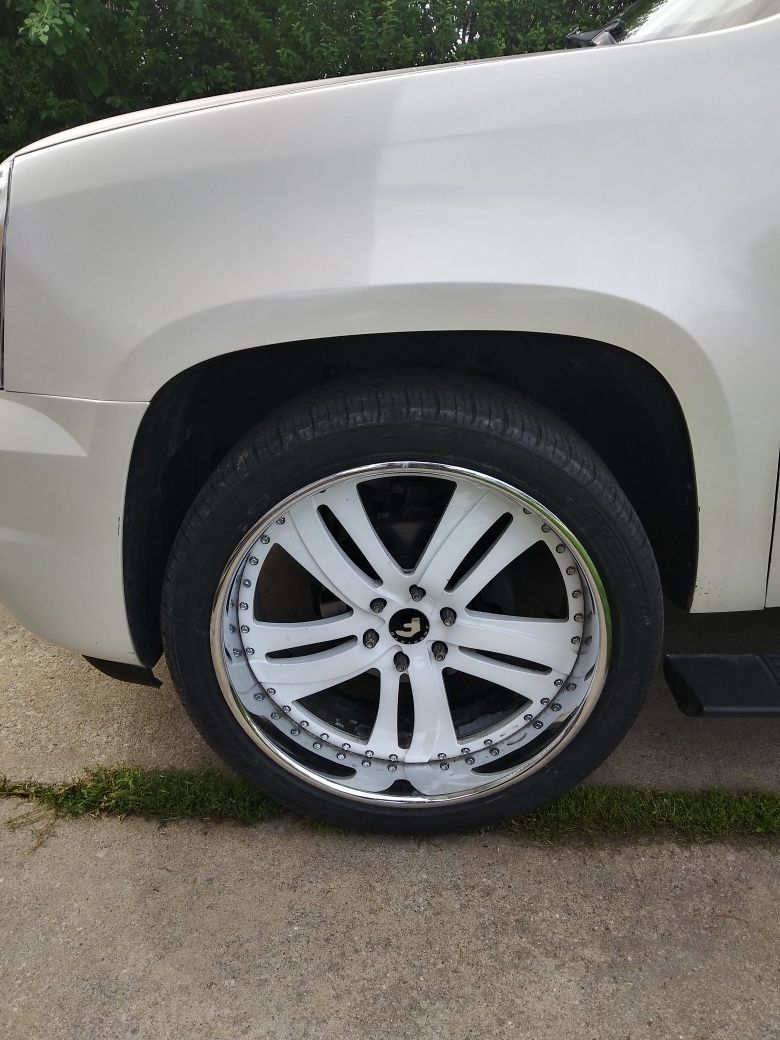 24 inch rims 6 lug for Sale in Warren, MI - OfferUp